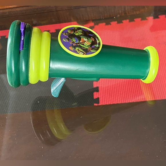 Toys | Teenage Mutant Ninja Turtles Flashlight W Stand Projector Insert ...